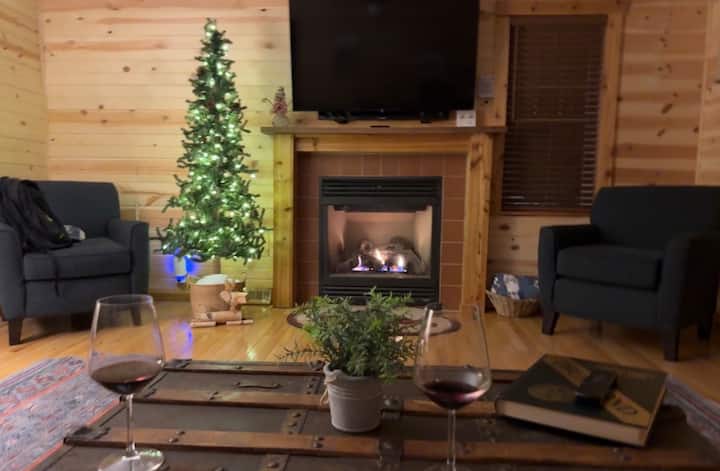 Cozy Lumberjack Cottage - Mirror Lake, Drummond