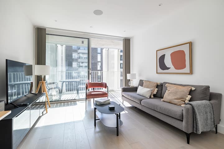 Secure Bright 1bed W Balcony | Lift | Garden | Gym - London