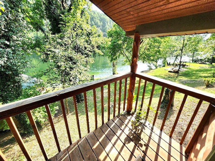 Cabin #1 @ Copper Johns Resort - Bull Shoals, AR