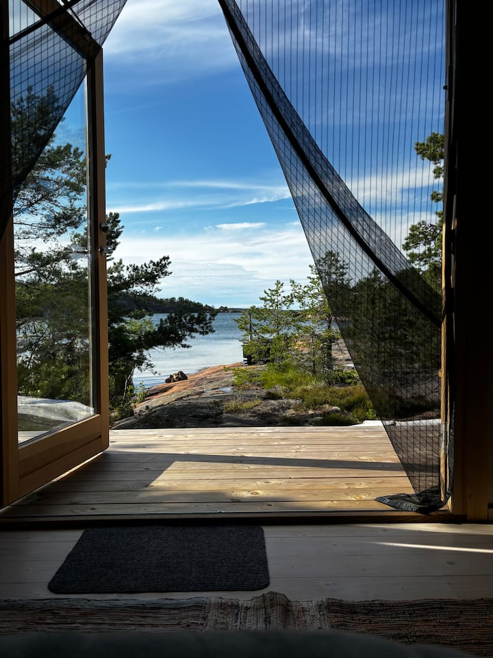 Enkel Modern Liten Sovstuga - Kumlinge