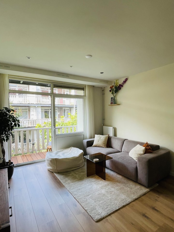 Fris Appartement Met Ruim Balkon - Amsterdam