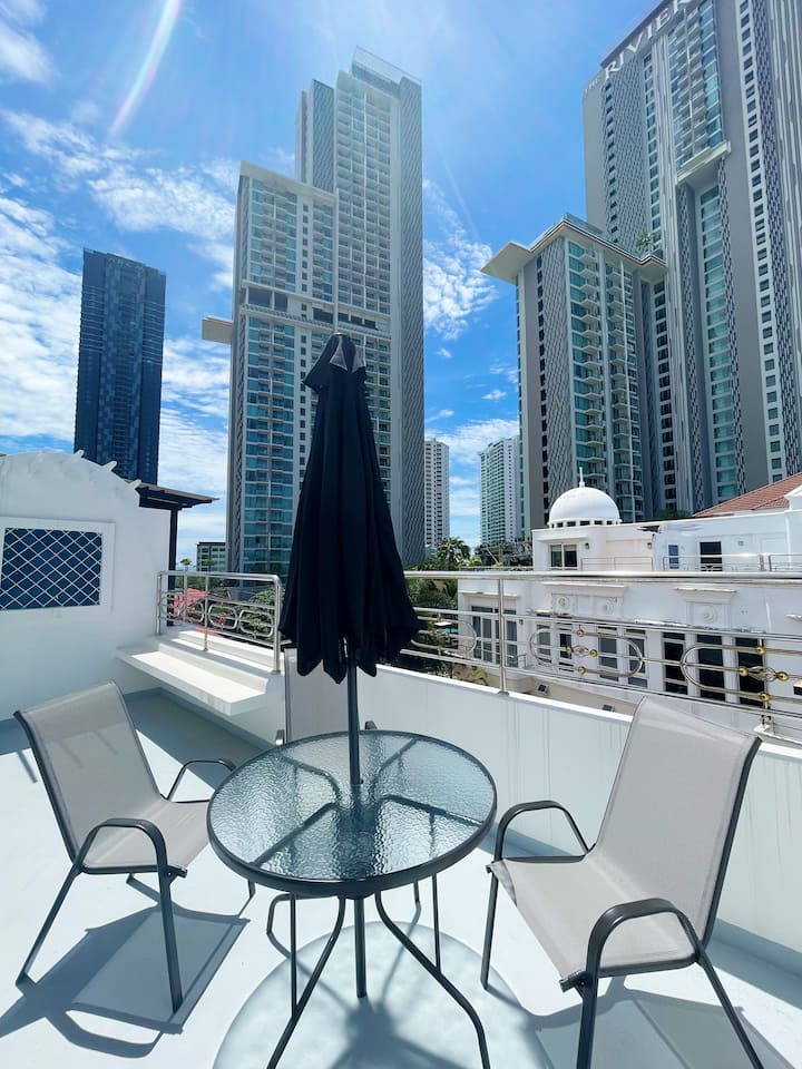 Wongamat3卧室~海滩100米~三层三房三卫 - Jomtien