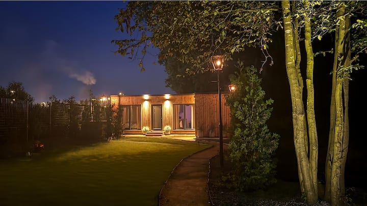 Huisje Met Jacuzzi Bij Rotterdam - 