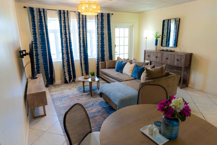 Gated Oasis Pool & Parking - Rodney Bay