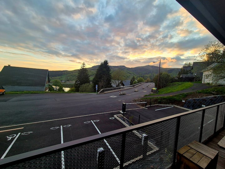 Ambiance Chalet. Le Chauvet, Spacieux Et éLégant - Besse-et-Saint-Anastaise