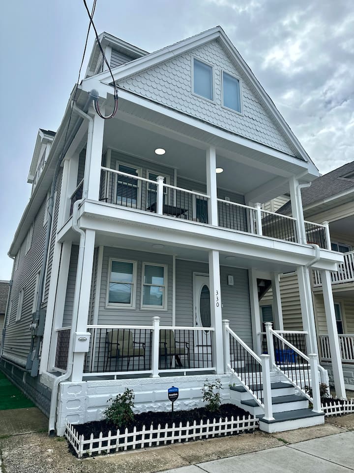 Step Out To Beach & Boardwalk - Wildwood, NJ