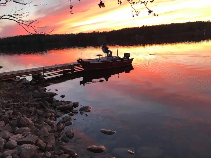 Lake Seymour Log Cabin - Norwood