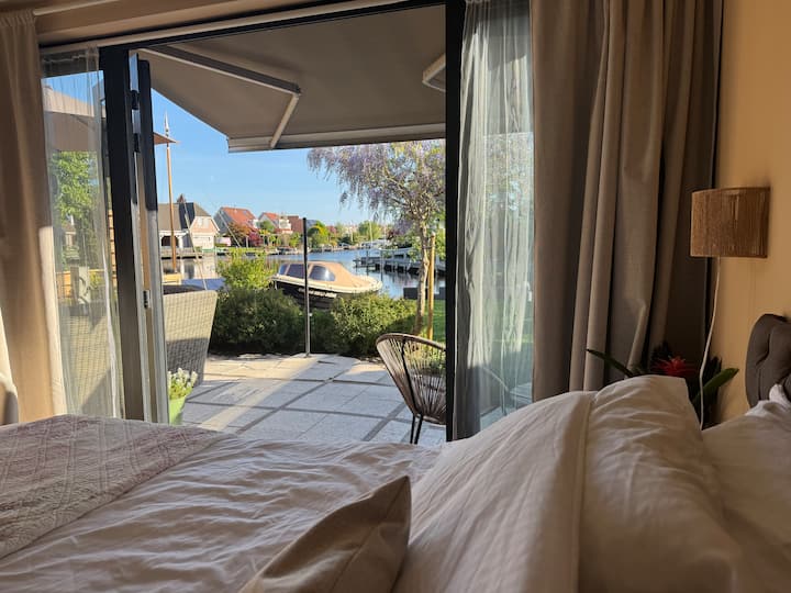 ‘Crème De La Crème’ Suite Met Uitzicht Op Water - Sneek