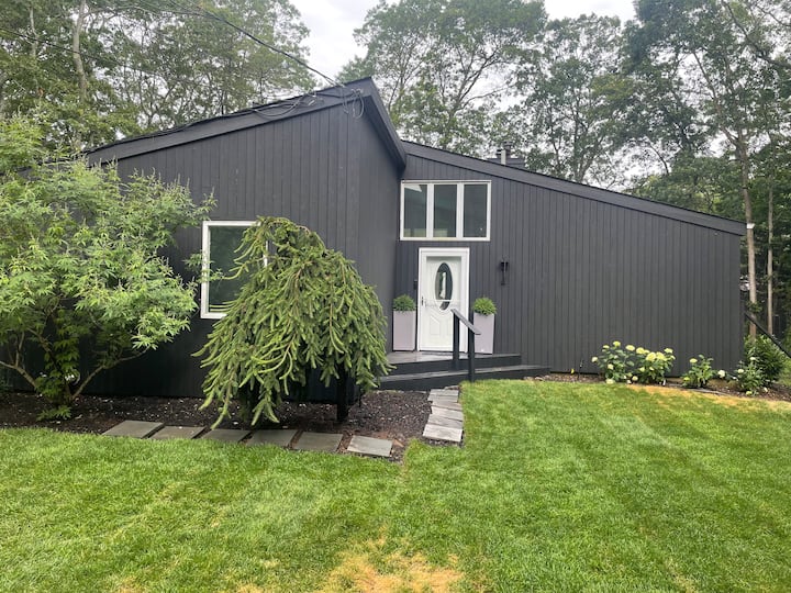 Beach Style Bungalow - The Hamptons, NY