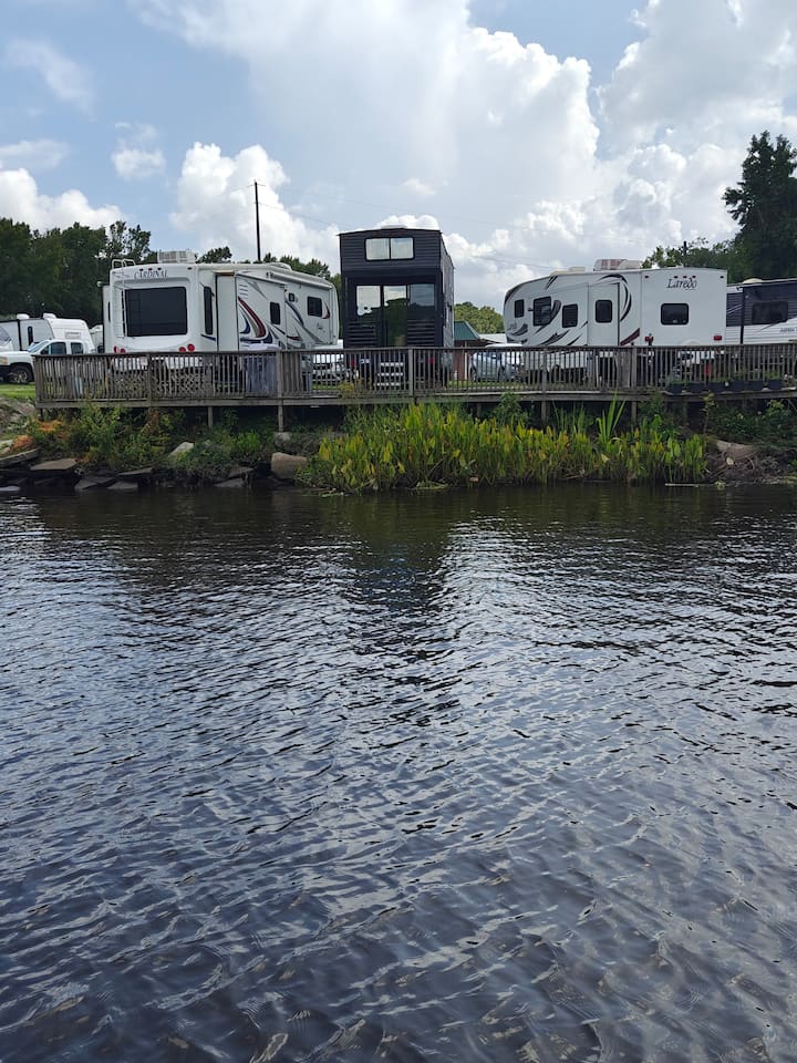 Timberwolf Mini Loft Site 12
Kings Ferry Rv Resort - Savannah