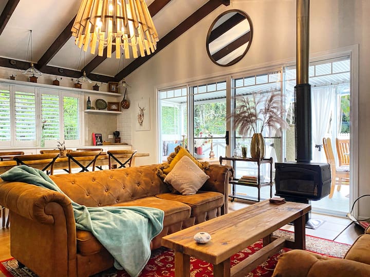 Charming Mountain Family Retreat: Bbq - Tamborine Mountain