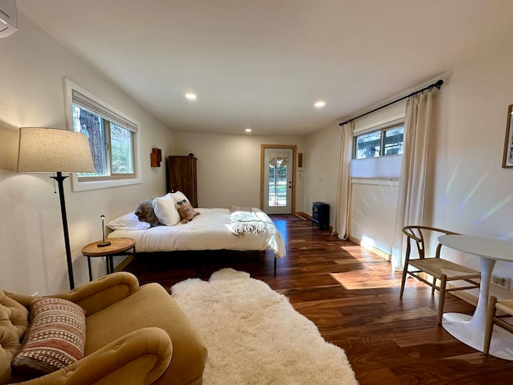 Private Studio Near Downtown Nevada City W/ Deck - Grass Valley, CA