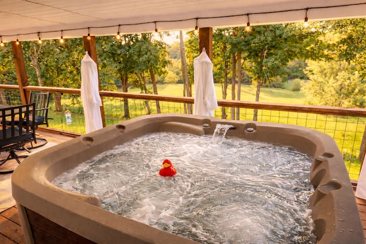 River View Hot Tub! Waterfall Wanderer #Hiking - Tennessee