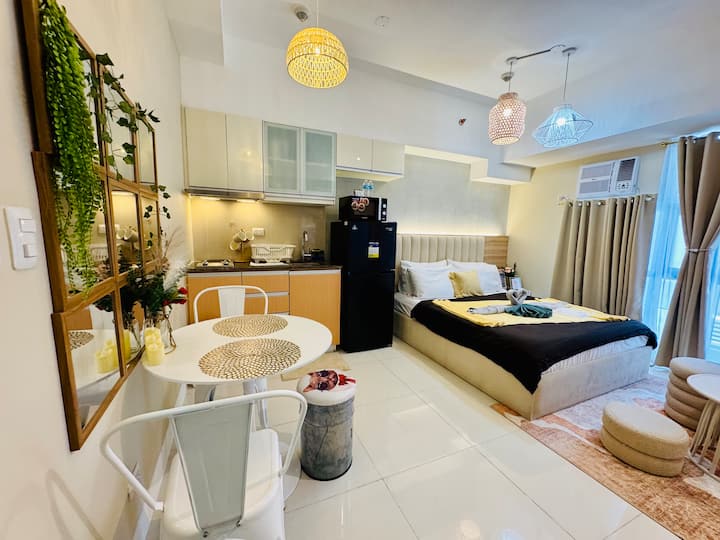 Modern Viceroy Studio W/ Netflix + Kitchen - Taguig