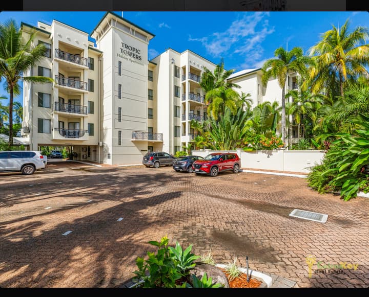 Tropical Apartment - Cairns