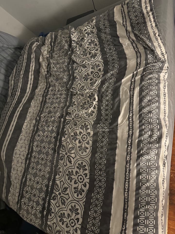 Nice Room, King Sized Bed, 420 - Essex, MD