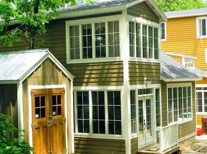 Hilltop Cove- Beautiful 2 Bed/ 2 Bath In Beachwalk - Michigan City, IN