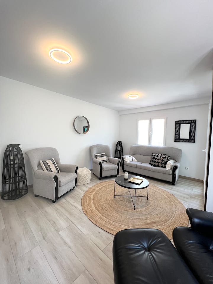 Spacious Double Room In Modern Shared Apartment - Marbella