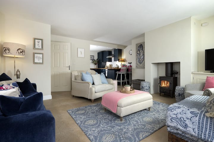 Cottage With Log Burner - Harvey's Corner Cottage - Chipping Norton