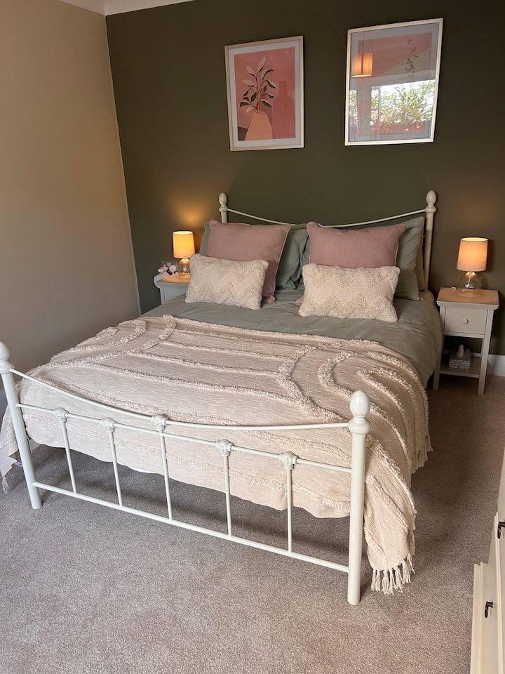 ‘The Retreat’ - Lovely Private Annexe - Farnham