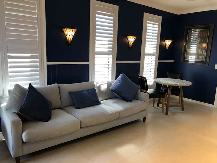 Prestige Broadbeach Waters Walk To Beach & Tram - Surfers Paradise