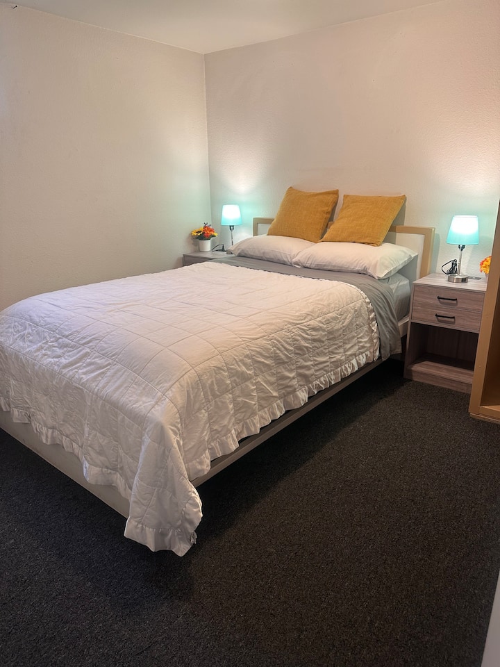 101-room With Free Parking Nearby Boat Ramp - Everett, WA