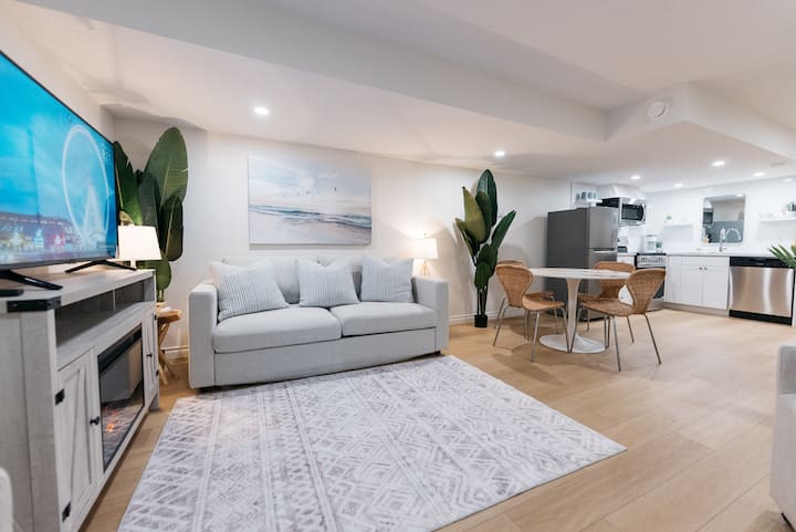Coastal Cove; A Tranquil Getaway - Red Deer