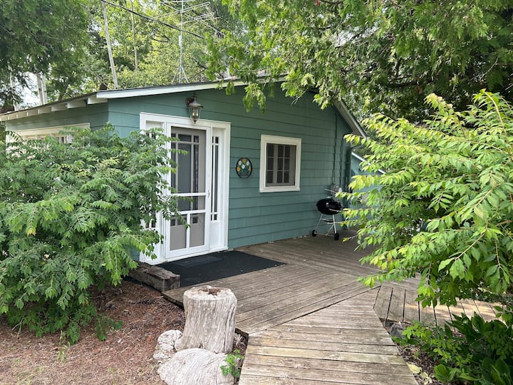 Studio 41 Cottage And Bunkhouse - Copper Harbor, MI