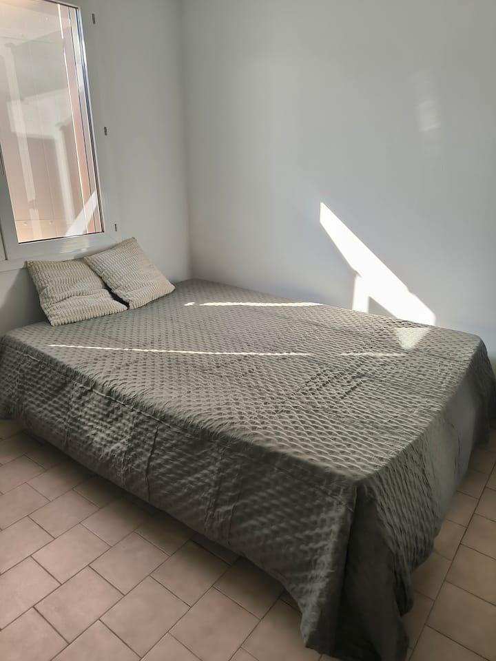Chambre Couple Ou Personne Seule - Istres