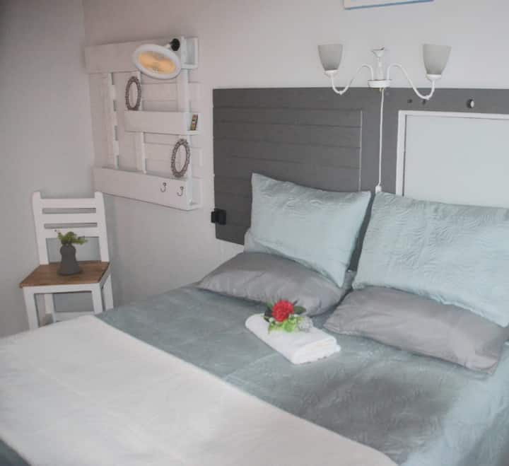 South Coast Janeline Self Catering Unit 2 - Hibberdene