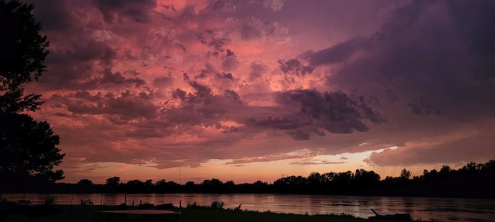 Waterfront 2 Bdrm Sunset Cabin With A View! - Saint Joseph, MO