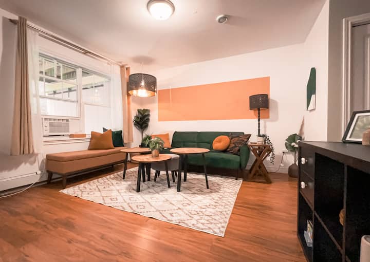 Charming Halifax Suite | Free Parking & Snacks - Halifax