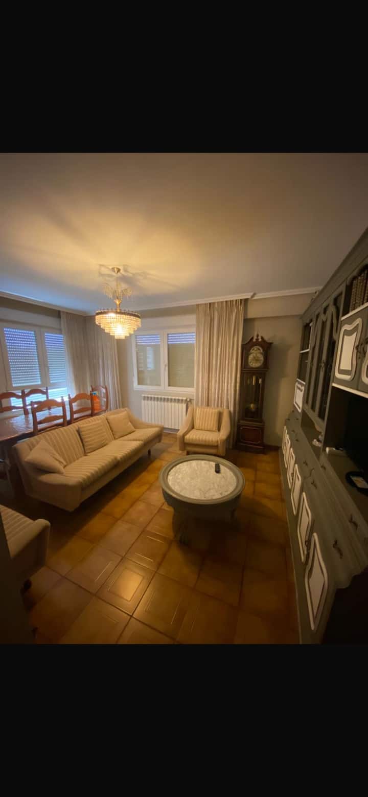 Piso Con 3 Habitaciones - Ponferrada