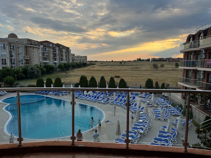 Seaside Serenity 2-bedroom Oasis - Ravda