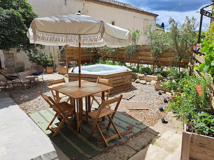 Un Air De Vignes, Jaccuzzi En Supplément - Les Baux-de-Provence