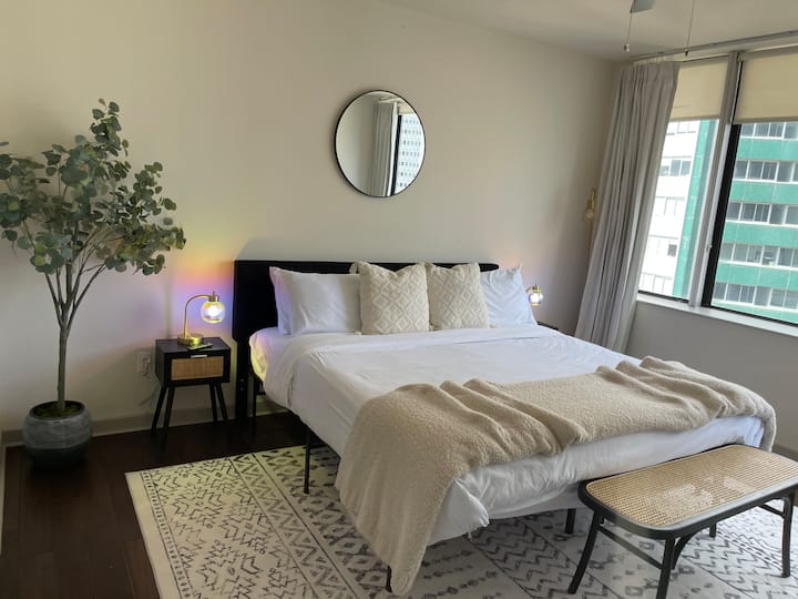 Downtown King Bed | Amazing Views - Love Field - Dallas