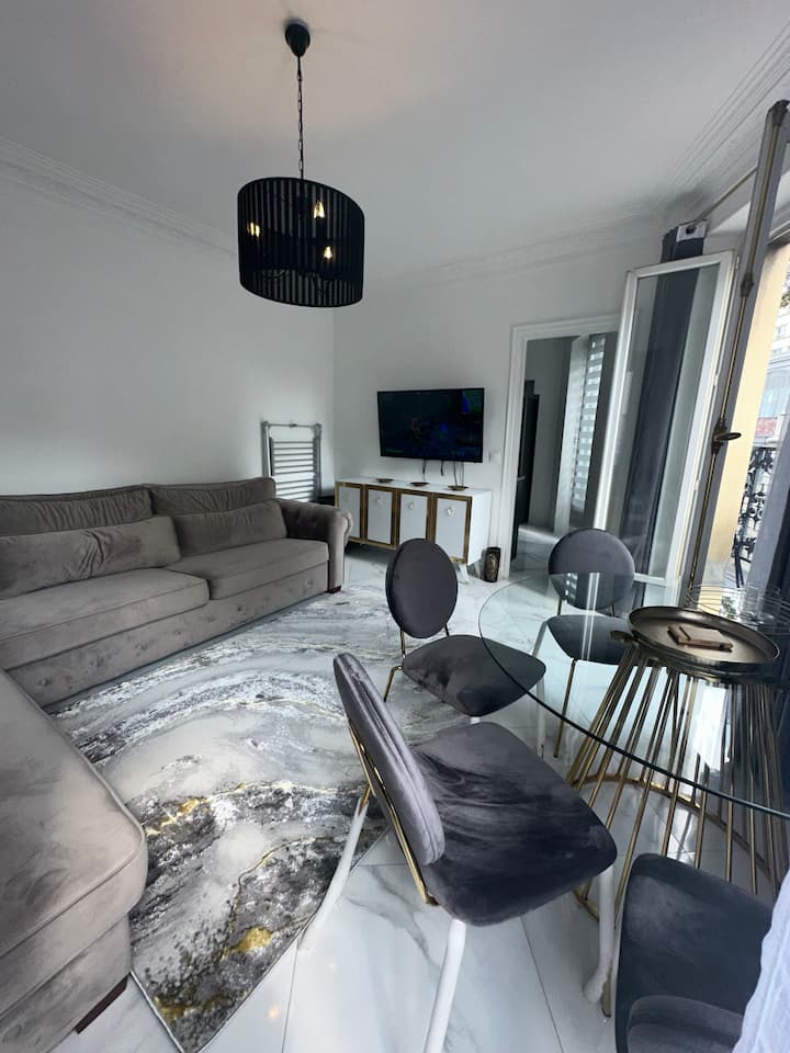 Très Bel Appartement Parisien, - Paris