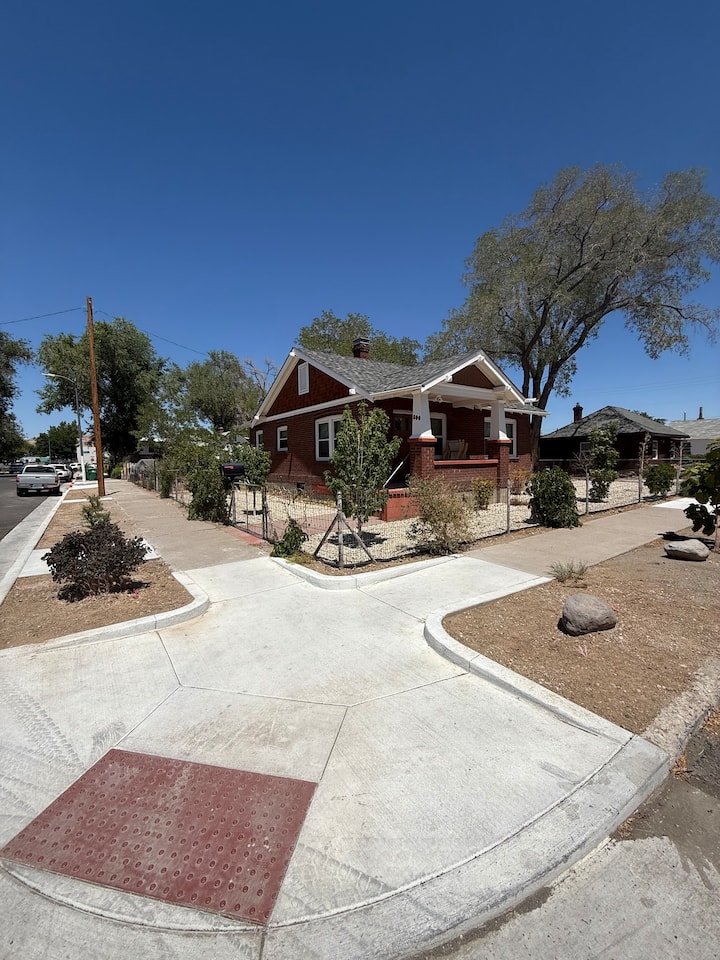 Renovated 1930 Brick Home • Near Unr + I-80 W/ Ac - Circus Circus Reno