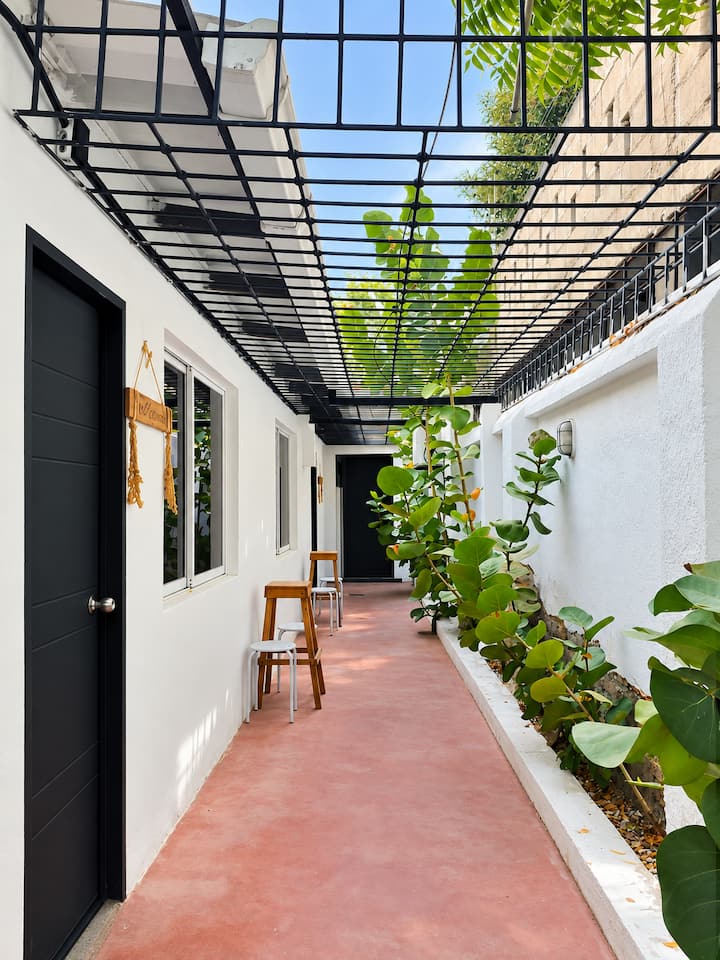 Best Location | Private Bathroom | Airco - 산타마르타