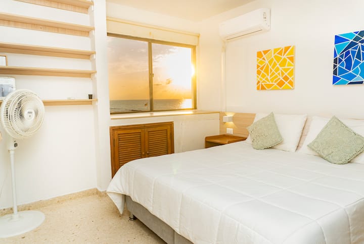 Beachfront Apartment With Downtown View - Cartagena, Colombia