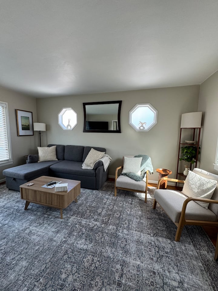 Belmont Beach Bungalow - Seal Beach, CA