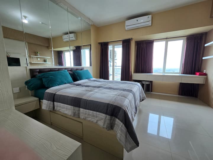 Tanglin Studio R Pakuwon Mall Wifi Hotwater Pantry - Surabaya
