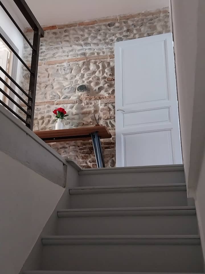Magnifique Maison De Ville Avec Jardin. - Muret