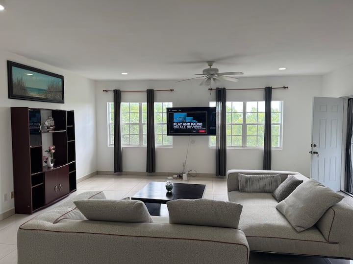 3-bedrooms Suite Next To Grace Bay - Turks and Caicos Islands