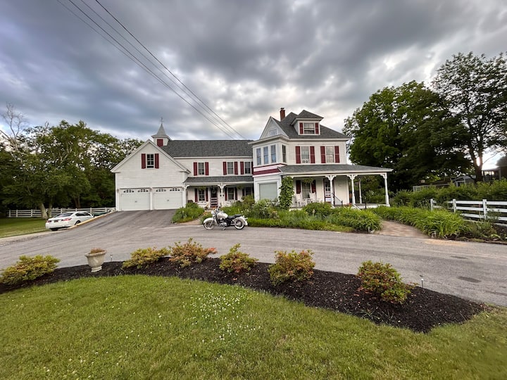 Victorian Farmhouse & Vineyard *New - Silver Lake State Park, Hollis
