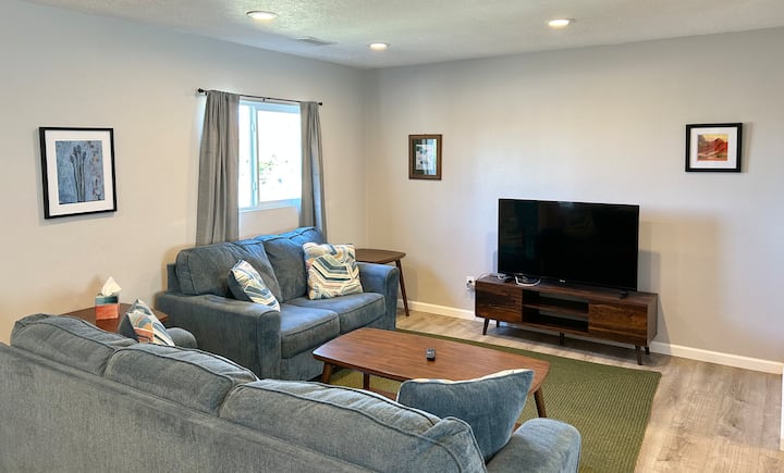 Garden Bungalow W/pond - Rio Rancho, NM