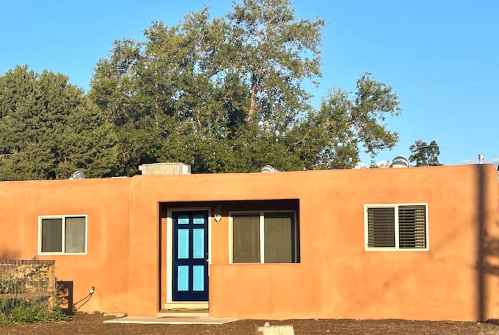 Garden Bungalow W/pond - Corrales