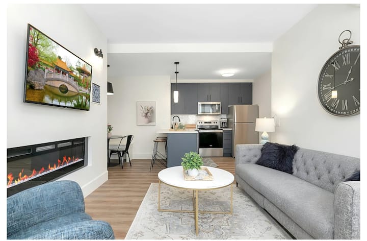 Vino Villa - Luxury 2bdrm - King Bed & Large Patio - Kelowna
