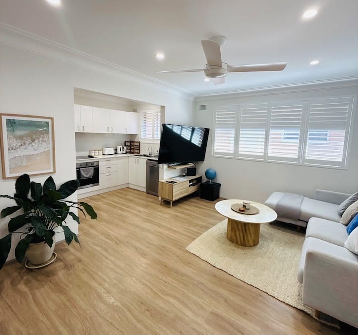 Beachside Coogee Apt With Parking - Kensington