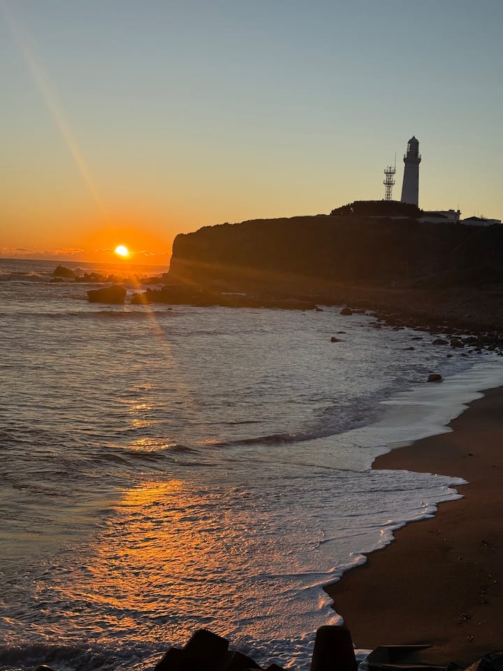 犬吠埼灯台　ローカル電車　銚子電鉄、外川駅近く - 銚子市